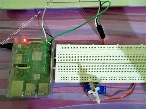 Interfacing Servo Motor Control With Raspberry Pi