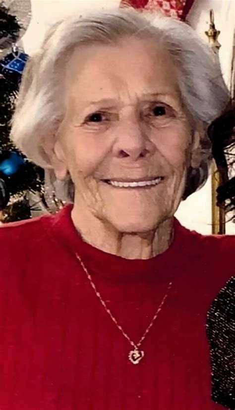 Augustina Chiasson Nécrologies De La Coopérative Funéraire La Colombe