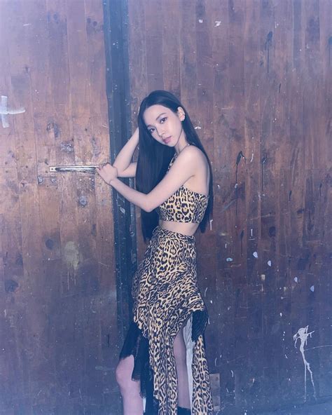 에스파 카리나 미드 묵직 과사 몇컵 몸매 사진 셀카 본명 00년생 인스타 네이버 포스트