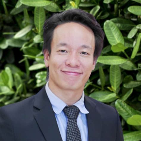 Dr Looi Wen Shen Radiation Oncologist Icon Cancer Centre Singapore