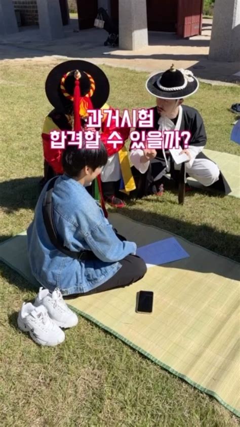 아빠만세 겨울에는 바이러스에 걸릴 일이 없다고요 조심해야 되는 노로바이러스에 대해 설명드릴게요 날이 춥다고 익히지 않은 어패류를 먹을 때 주로 발생하는데요 매 년