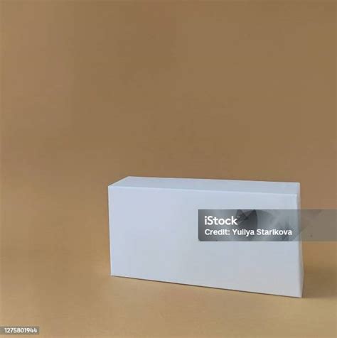 모형 전면 보기를 위한 파스텔 배경의 흰색 상자 화장품 및 상품을 위한 트렌디한 제품 스탠드 디스플레이 쇼케이스 공간을 복사합니다 3차원 형태에 대한 스톡 사진 및 기타