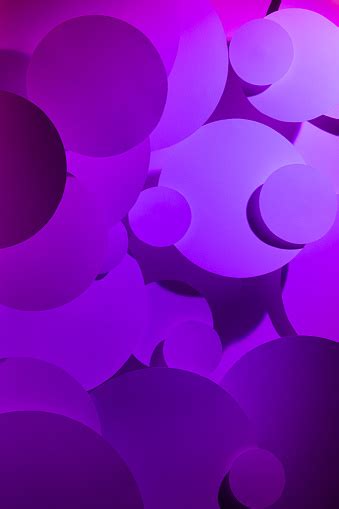 화려한 바이올렛 핑크 그라데이션 추상적인 배경 플라이 페이퍼 서클 패턴은 빛 평면도 광고 디자인 카드 포스터 전단지 우아한 패션