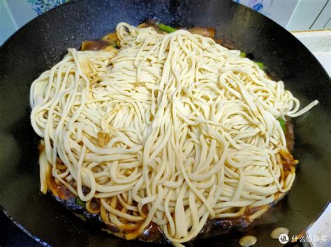 豆角燜面怎麼做才好吃？掌握三個要點，麵條勁道不粘連、噴香入味生鮮食品什麼值得買 壹讀