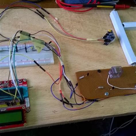 Pdf Design And Implementation Of Automatic Headlight Dimmer For Vehicles Using Light Dependent
