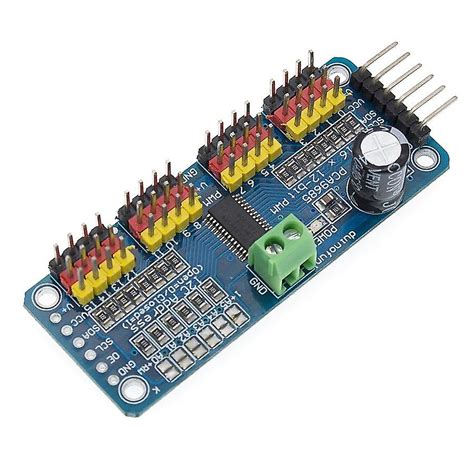 Controlador De Motor Pwm De 16 Canales Y 12 Bits Módulo I2c Para