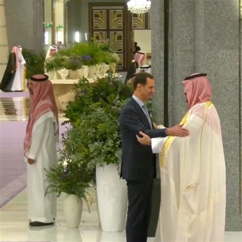 Syrias Assad Gets Warm Welcome At Arab Summit After Years Of Isolation