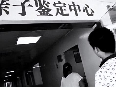 Hai con trai song sinh trông khác hẳn nhau chồng xét nghiệm ADN lộ bí mật không tin nổi của vợ