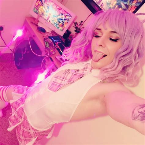 Make Me Your Waifu Scrolller