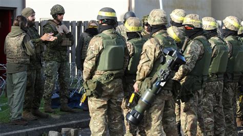 Понад 30 тисяч українців пройшли військове навчання у Великій Британії