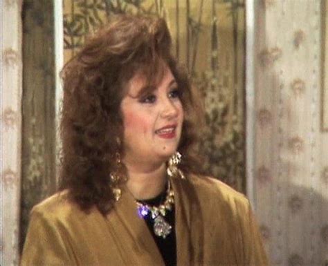 معرض الصور زيزي مصطفى ﺗﻤﺜﻴﻞ