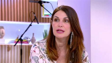 Héléna Noguerra Seins Nus En Une Dun Magazine People La Compagne De