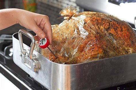 How To Cook A Turkey In An Oven Bag Reynolds Brands