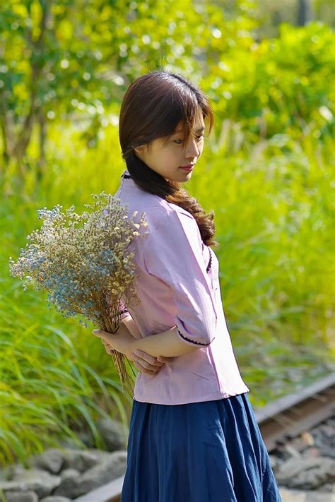 攝影作品欣賞秋色鐵道美女 每日頭條