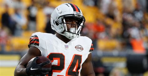 Nick Chubb Injury Browns Rb Goes Down With Knee Injury On Mnf Dawgs