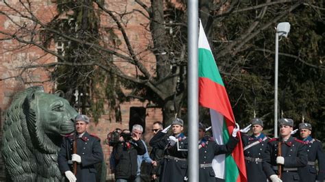 Официално честване на 3 март пред Паметника на Незнайния войн в София ВИДЕО СНИМКИ Nova