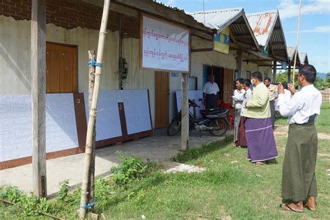 ဇေယျာသီရိမြို့နယ် ရပ်ကွက် ကျေးရွာကော်မရှင် အဖွဲ့ခွဲရုံးများတွင် မဲဆန္ဒရှင်စာရင်း လာရောက် ကြည့်ရ