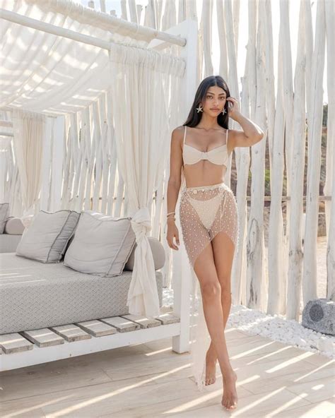 Ananya Panday Cousin Alanna Panday Glamorous Photos Alanna Panday