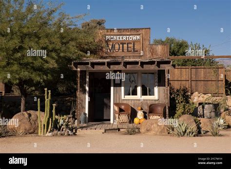 Pioneertown California Motel Pioneertown Was Founded In 1946 By A