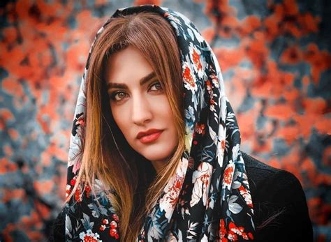 بیوگرافی سمیرا حسینی؛ عکس های قدیمی و خانوادگی از شروع فعالیت هنری تا