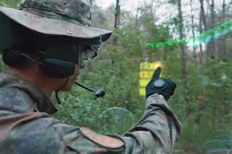 Ai武器出现，这是来自未来的科幻展示？不，这是解放军的单兵装备 知乎