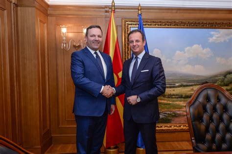 Средба на премиерот Спасовски со италијанскиот амбасадор Ромео Силна поддршка на Владата за