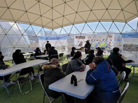 고성군 독수리 생태관광 체험…3월까지 연장 운영 파이낸셜뉴스