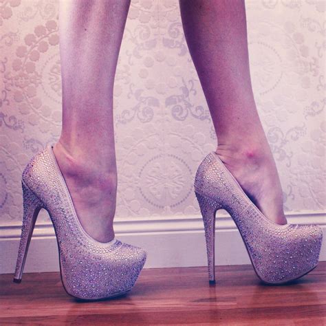 Shoes 332208 Crystals Stiles Blogg Se And Legs On Favim Com