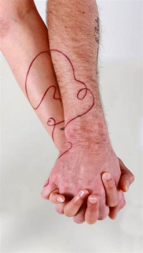 16 Hermosos Tatuajes Para Que Tengas Tu Hilo Rojo Tatuajes Que Hacen