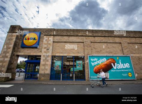Lidl Uk Trolley Hi Res Stock Photography And Images Alamy