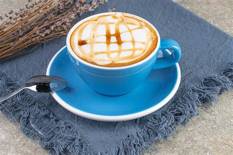 가을 분위기 가정 다운 가정의 간식 시간 거품 거품 같은 고요한 고요함 낮 담요 도자기 컵 독서하는 따뜻한