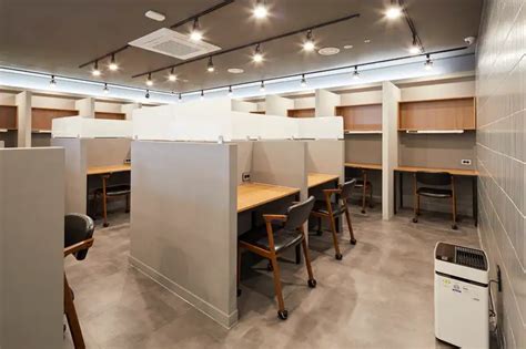 깔끔하고 모던한 분위기의 우드톤 86평 스터디카페 인테리어 용인 처인구