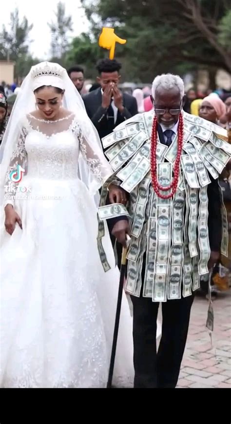 ፍቅር እውነተኛ የፍቅር ታሪክ ሁለት ልጆች ነበሩ እናም በአካል ሳይተዋውቁ ለአንድ አመት ያክል በfb ያወራሉ