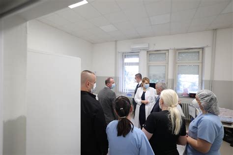 Hristijan Mickoski Денеска ги посетив повредените од трагичниот пожар во Кочани и присуствував