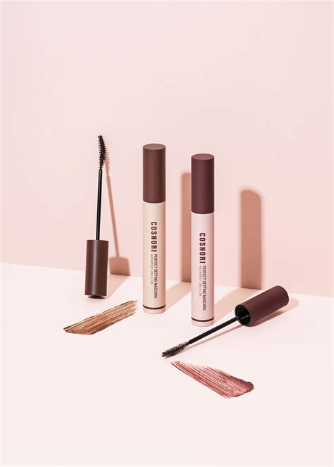 Vogue Makeup에 있는 Paula Caro G님의 핀 속눈썹 메이크업 제품