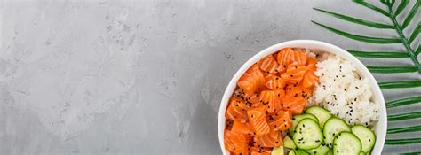 오이 아보카도 참깨 쌀을 곁들인 하와이 연어 그릇 상단보기 오버 헤드 플랫 레이 모의 업 템플릿 건강한 음식 개념 0명에 대한 스톡 사진 및 기타 이미지 Istock