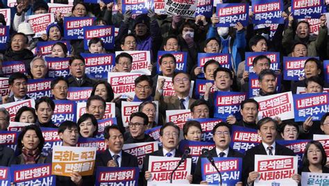South Koreas Opposition Parties Submit A Motion To Impeach President