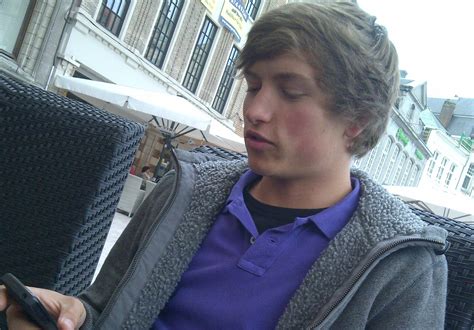 Bij 1000 Likes Doet Simon Van Dun Mee Aan Komen Eten