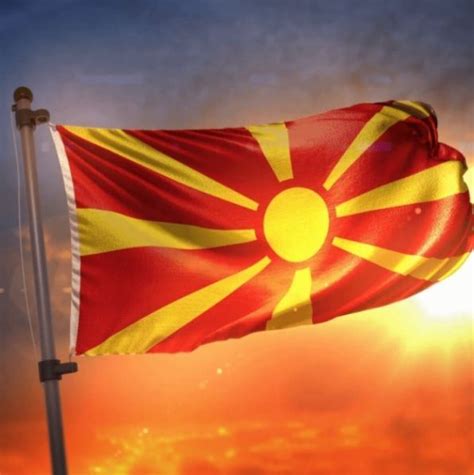 Добро утро Лазаре мој Пријател на Христа близок Стани Лазаре и не спиј Чуј те плачат твојте