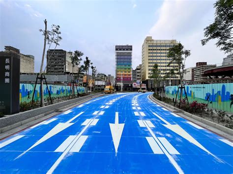 高雄車站站東路 彩色鋪面工程提前完工 地方 中央社 Cna