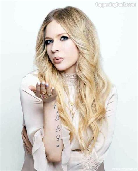 Avril Lavigne Nude Fappedia