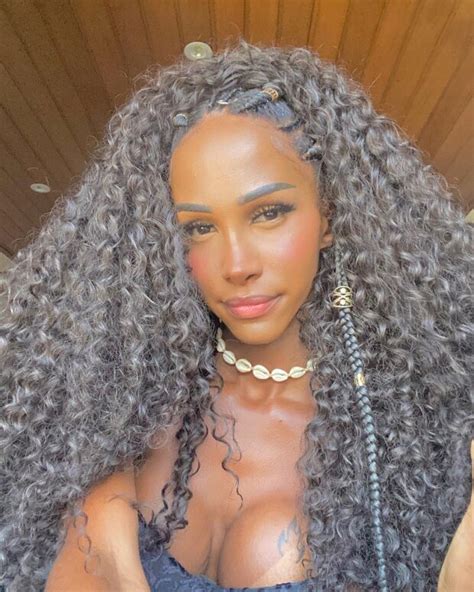 Victória Carolino ️ Photo 1 Leaopoerdinho