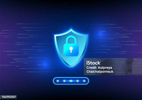 보안 기술 방패 내부의 잠금 장치는 인터넷 네트워크의 보안 기술입니다 암호로 중요한 정보에 대한 액세스 확인 데이터 도난 및 손실 방지 0명에 대한 스톡 벡터 아트 및 기타