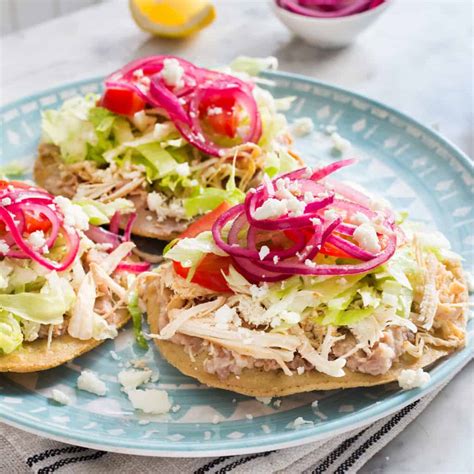 Tostadas De Pollo Mexicanas Sencillas Y Deliciosas