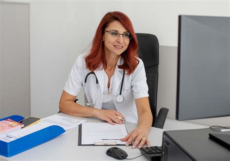 Dr Diana Cucu „un Medic Ar Trebui Să Fie Empatic Să Construiască O Relație Cu Pacientul”