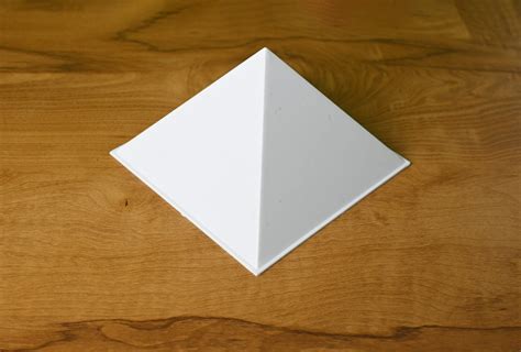 Table Pyramid