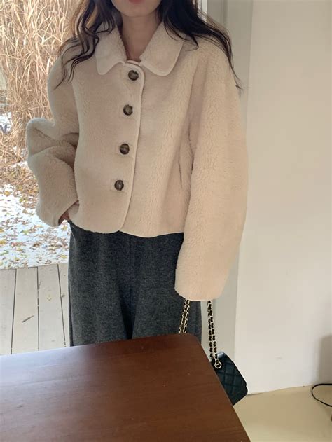 루어스룸 포렐 뽀글이 부클 하객룩 자켓 코트숏코트패딩스웨이드자켓자켓무스탕울자켓겨울아우터후리스연말룩