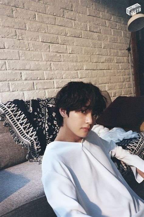 Jeonadhiya adlı kullanıcının Taehyung panosundaki Pin Dansçı