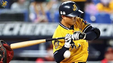 江坤宇手腕遭球吻送醫骨頭沒事 下戰能否出戰得再觀察 Yahoo奇摩汽車機車