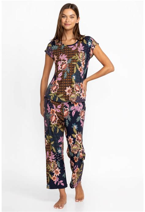 The Bobbie Crop Set Village Vogue